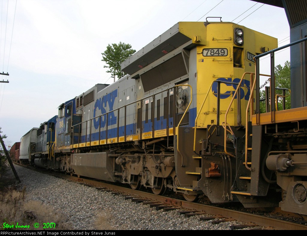 CSX 7849 Q525